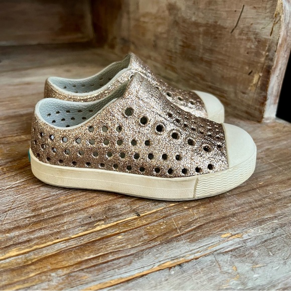 Native | Shoes | Native Jefferson Shoes Pull On Size C5 Glitter Water ...